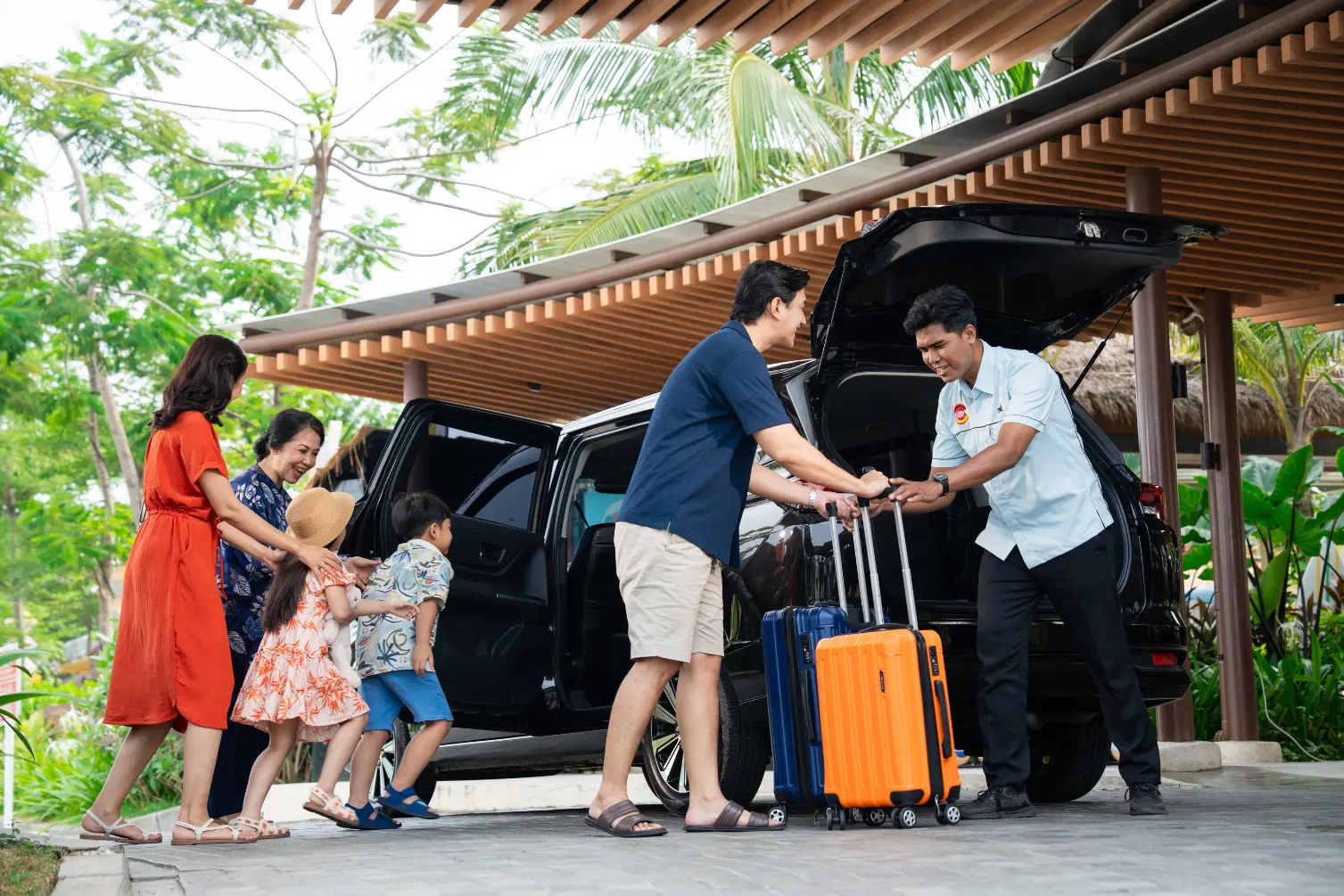 Liburan Akhir Tahun, Pilih Staycation atau Roadtrip?